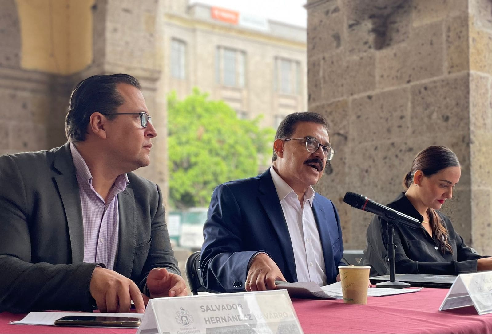 GDL compra hojas de papel a sobreprecio: Lomelí