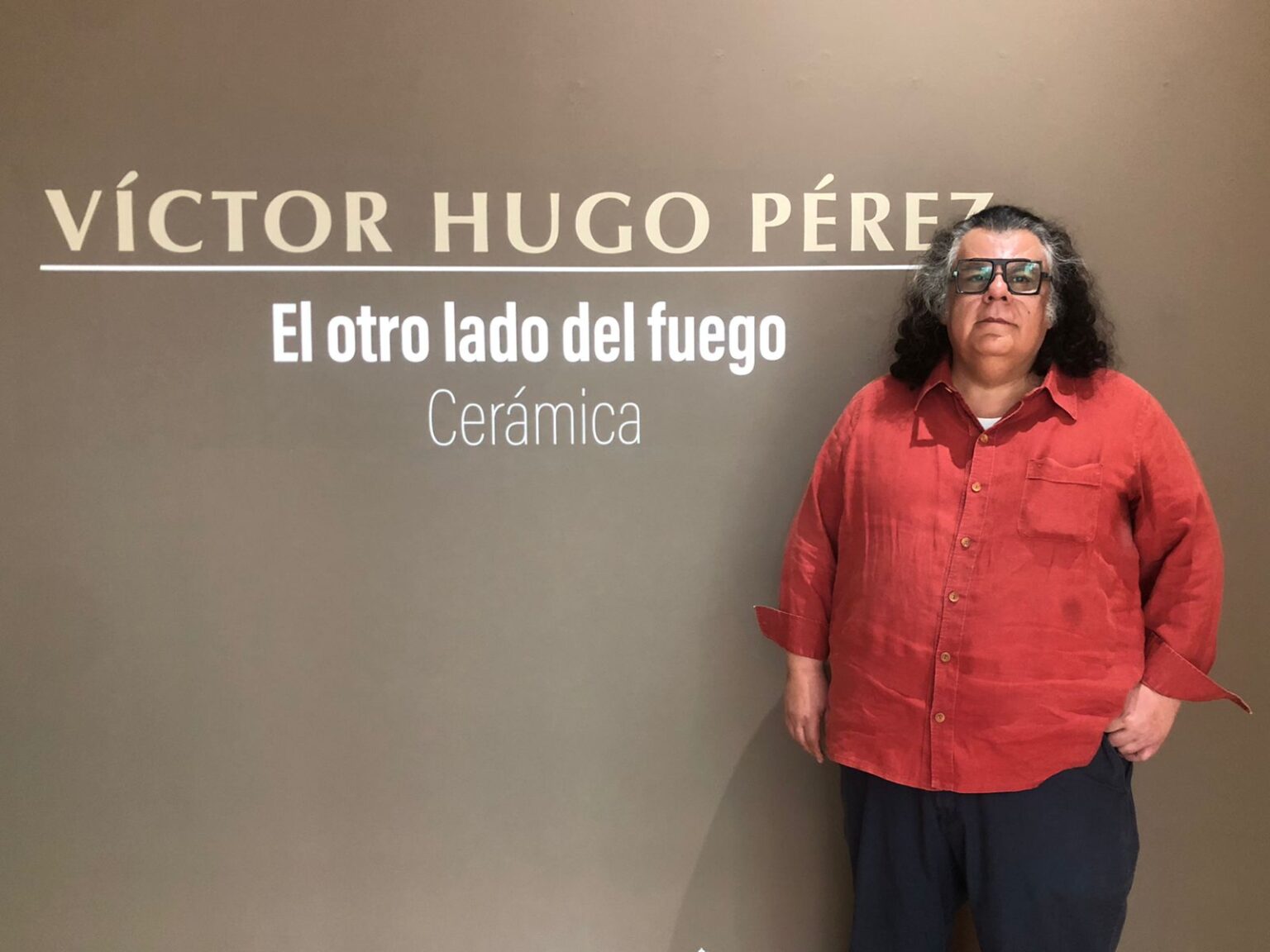 El barro y la cerámica como lienzo para Víctor Hugo Pérez